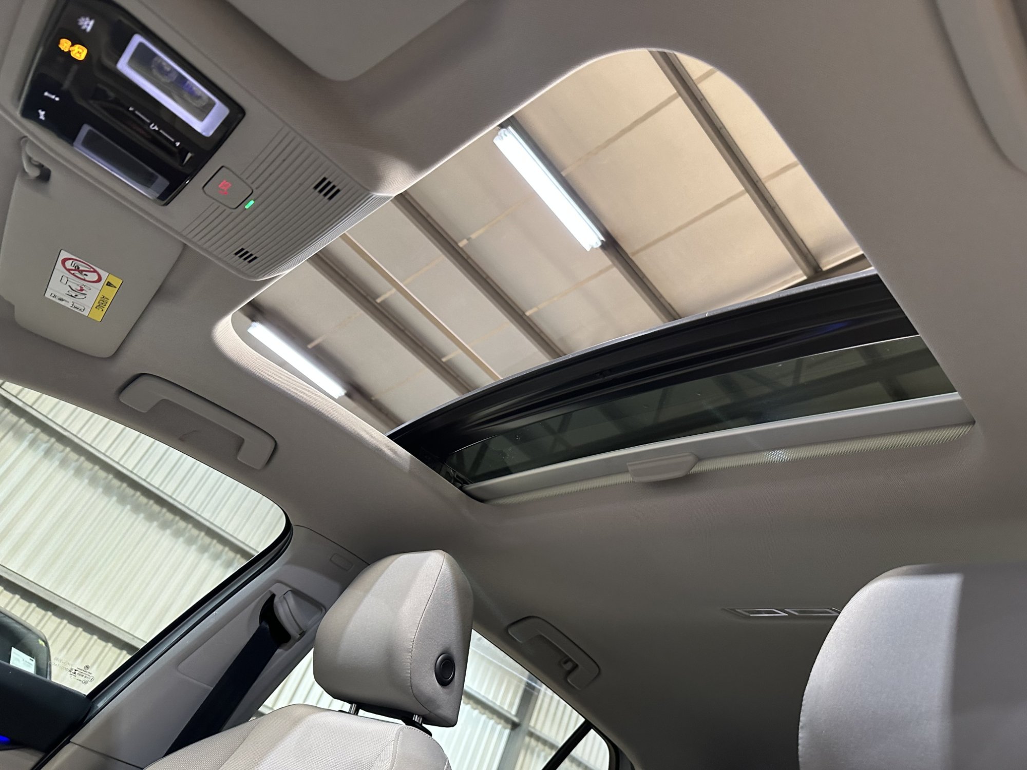 Volkswagen Golf 1.4 Style - Hybrid - Automatic - 150 hp - 111.366 km ...