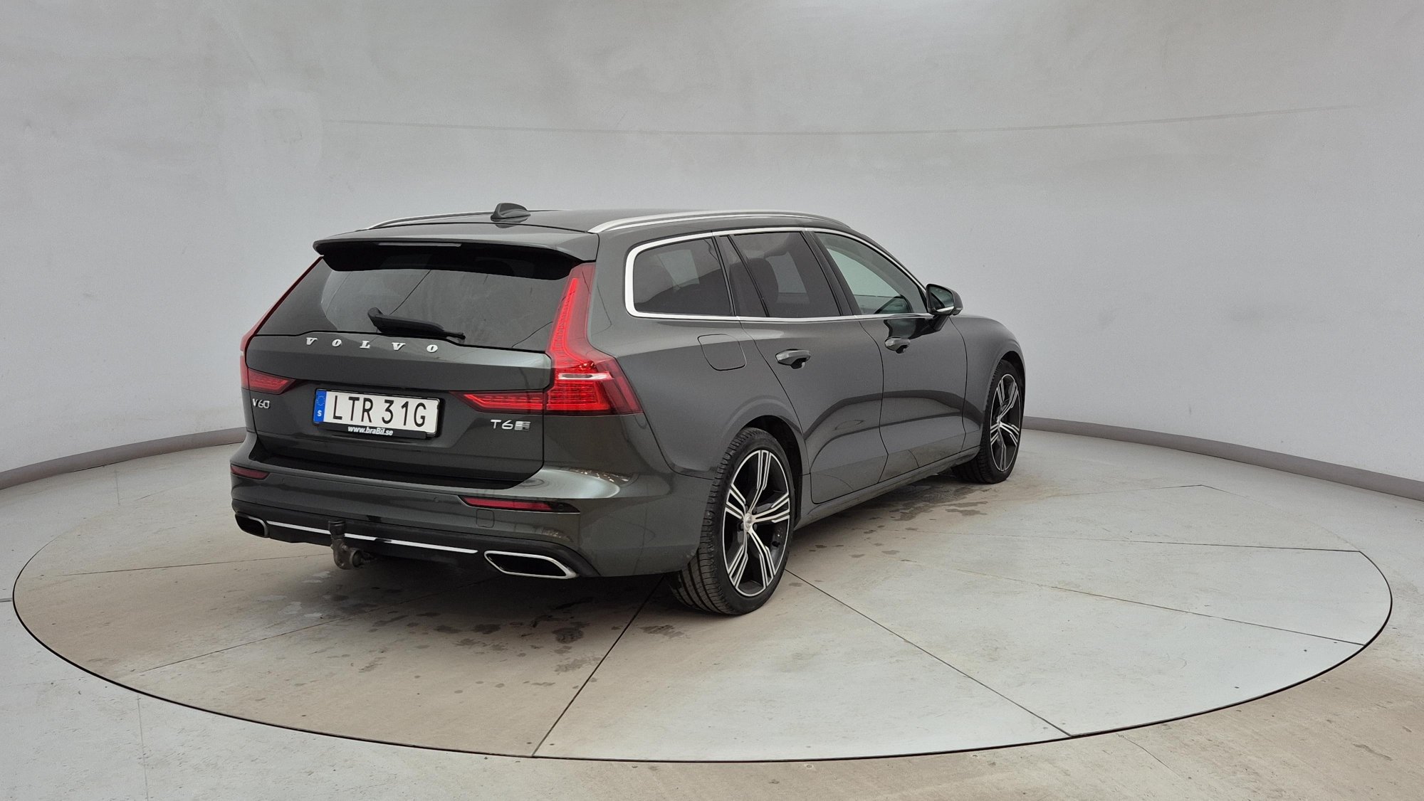 Volvo V60 T6 Inscription - AWD - Hybrid - Automatic - 341 hp - 88.038 ...